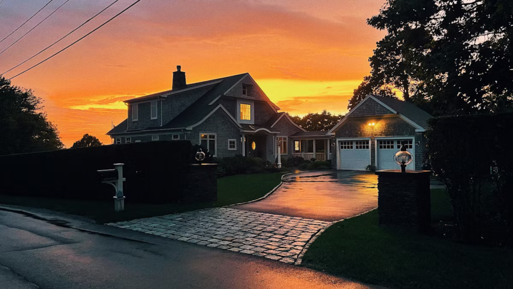 5 Common Home Disasters That Happen While You're on Vacation (and How ...